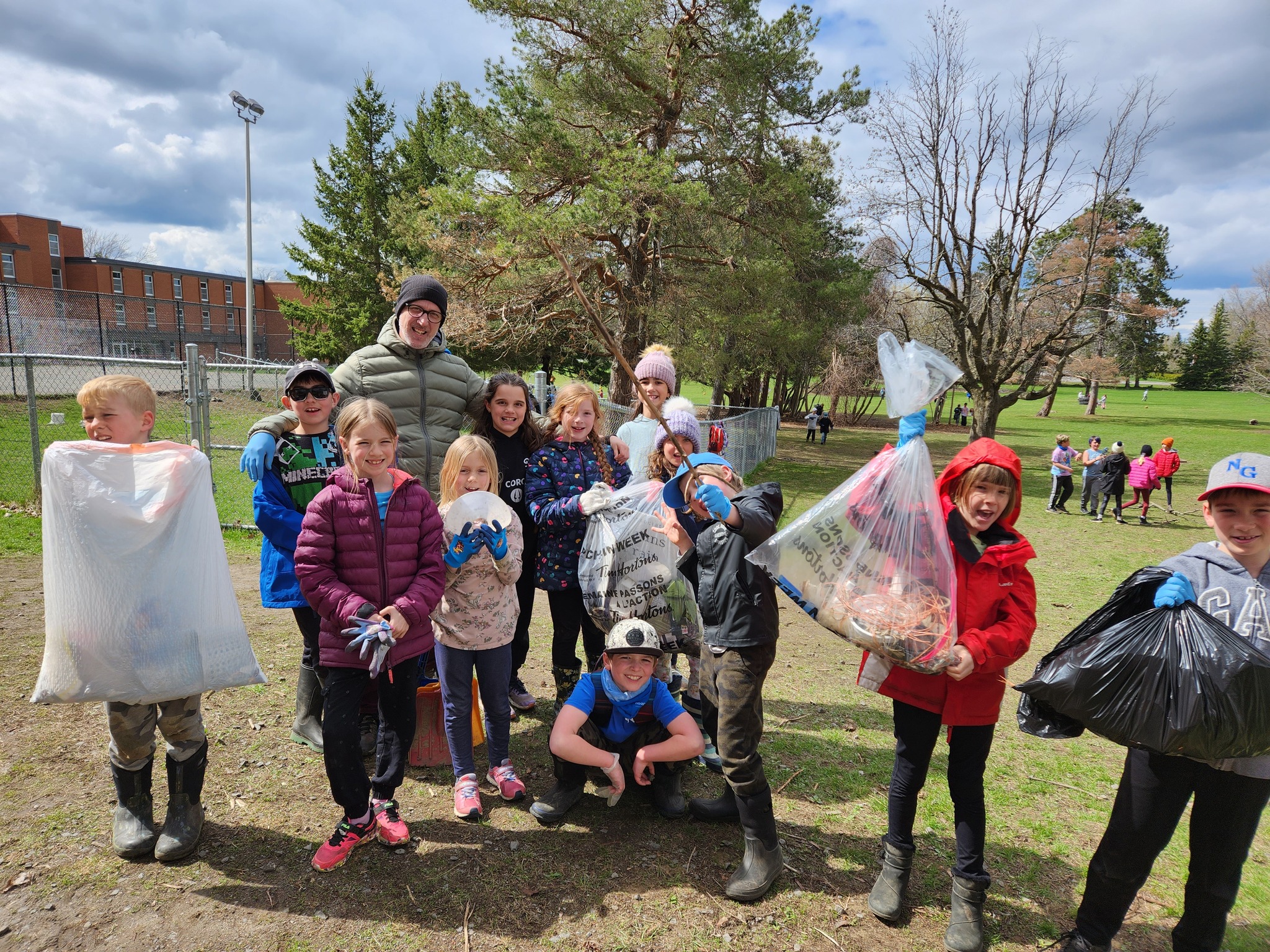 344760517_1303908660483771_1914942325352303952_n - Terre des Jeunes